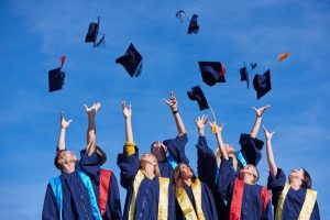 Freshman Vs Freshmen: 10 Main Differences/Similarities - Phoenix English